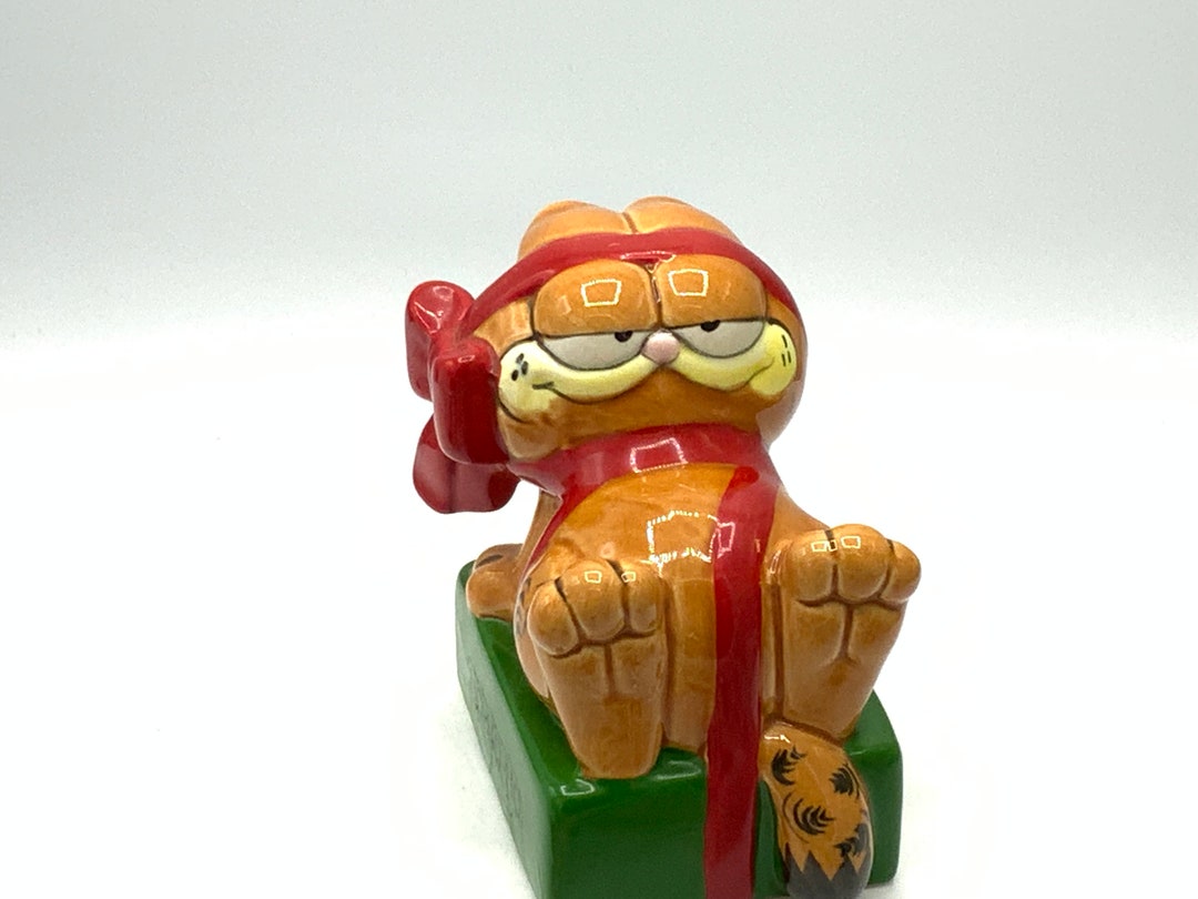 Gorgeous Collectible and Vintage Ceramic Garfield as a Present, Cat ...