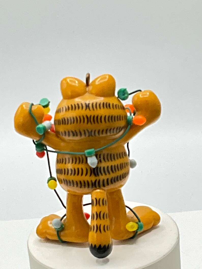 Gorgeous Collectible and Vintage Ornament as Garfield Holding Lights ...