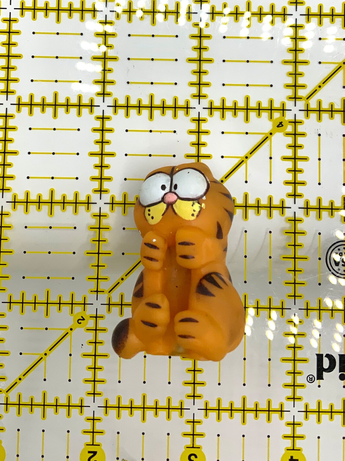 Gorgeous Vintage Small Garfield, Cat, Orange, Figurine, Pencil Holder ...