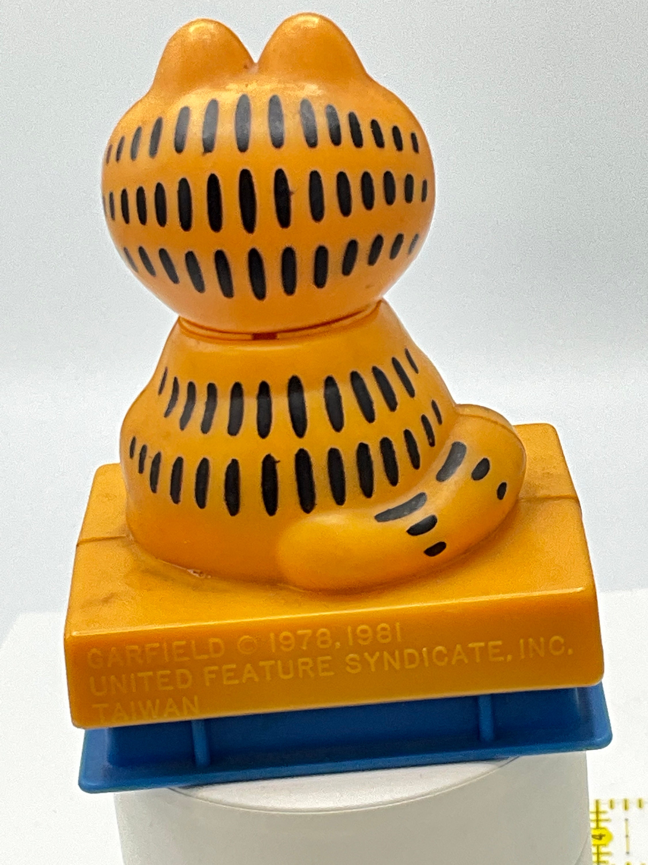 Vintage Garfield Push and Garfield Move His Head Figurine - Etsy