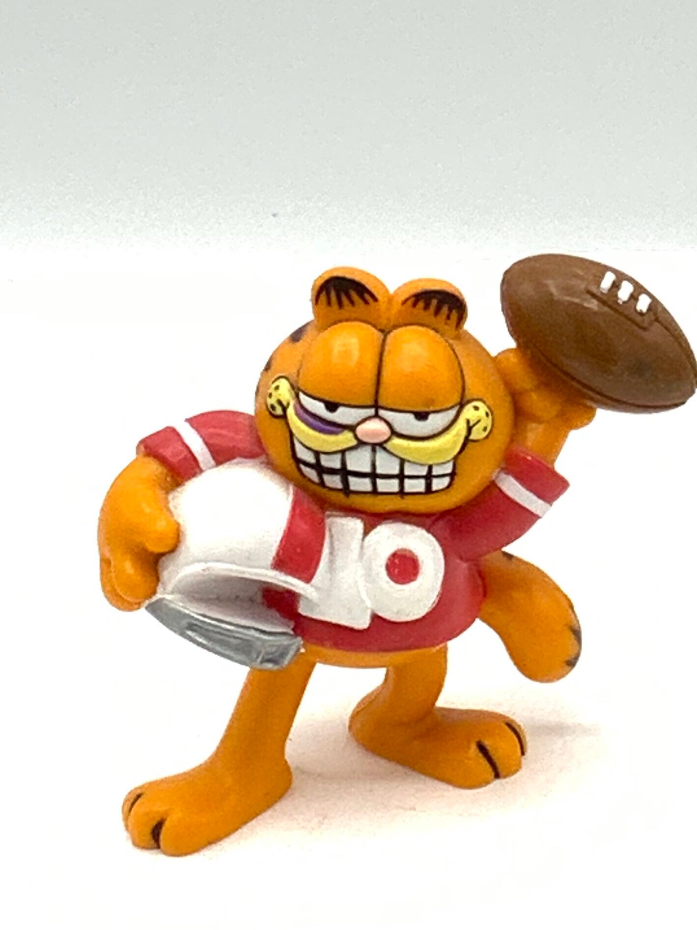 Gorgeous Collectible and Vintage Garfield as Football Player, Figurine ...