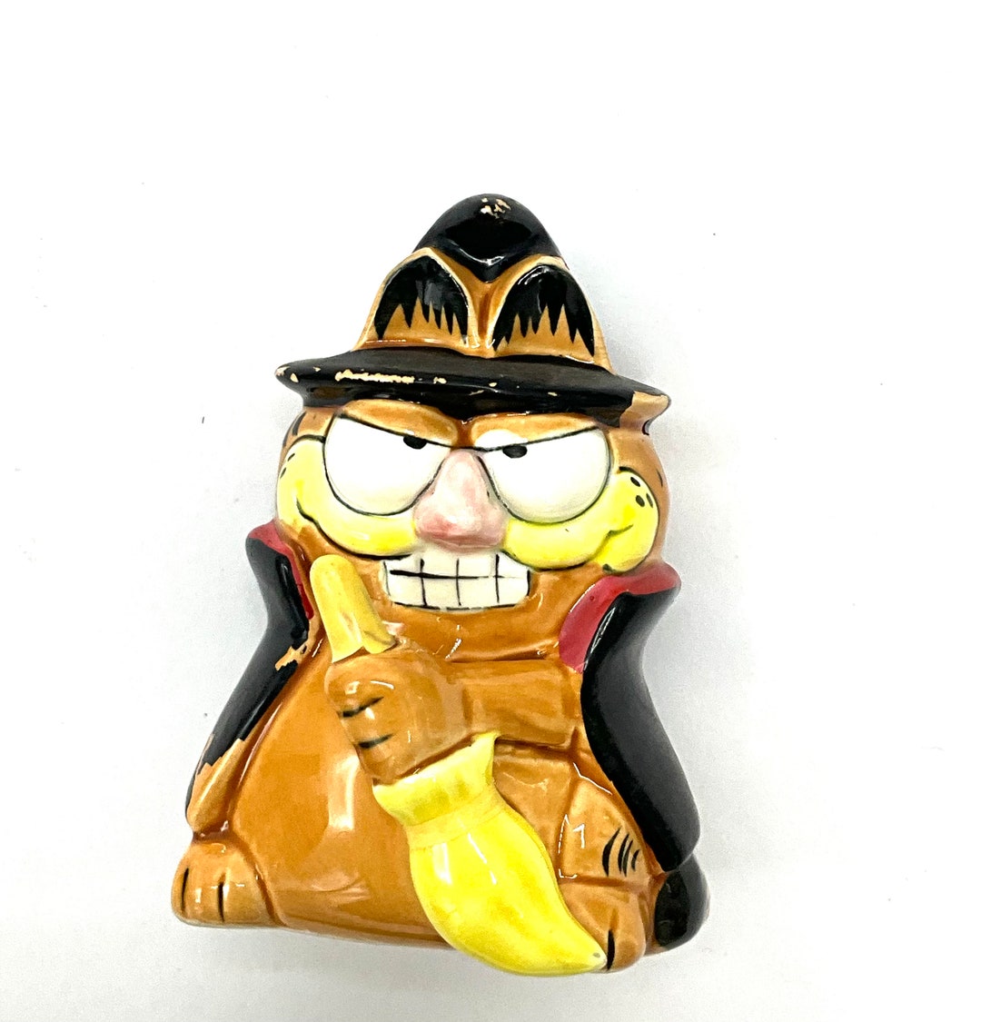 Gorgeous Vintage and Collectible Ceramic Garfield Figurine Witch, Cat ...