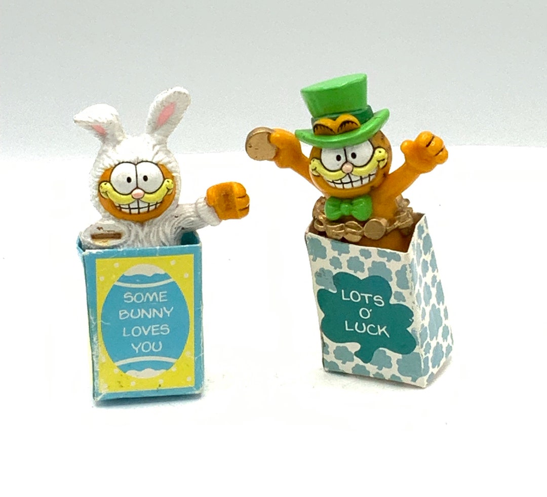 Gorgeous Collectible and Vintage Garfield Brooch, Cat, Rabbit, Lots O ...