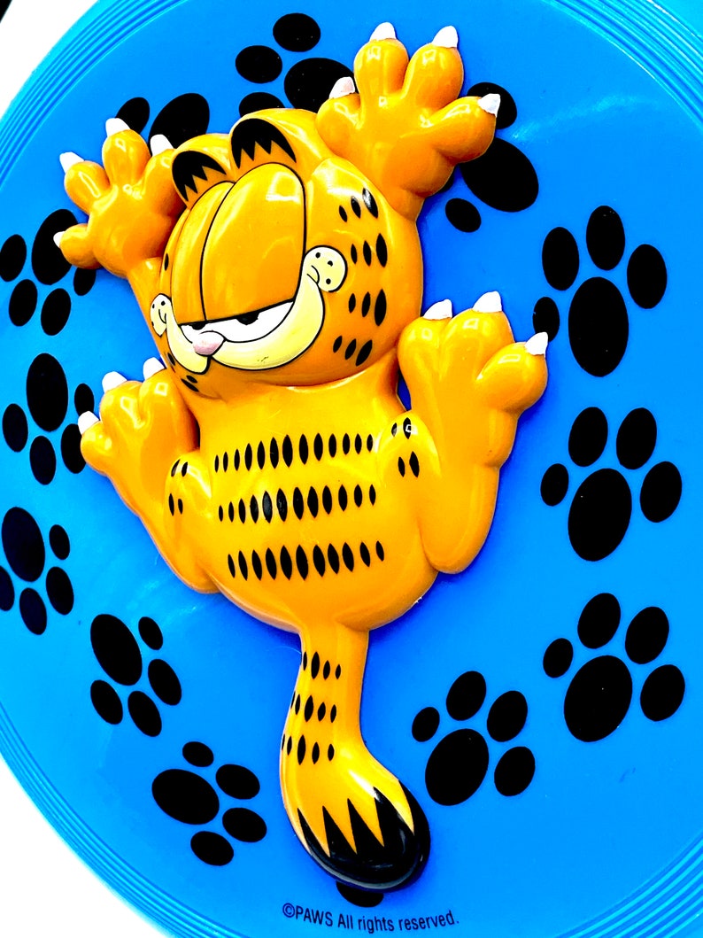 Gorgeous Collectible and Vintage Garfield 3D Frisbee Flying Dish, Paws ...