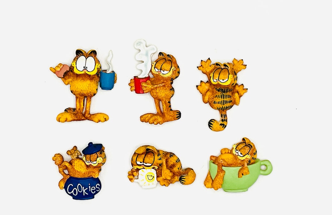 Gorgeous Collectible and Vintage Garfield Magnet Refrigerator ...