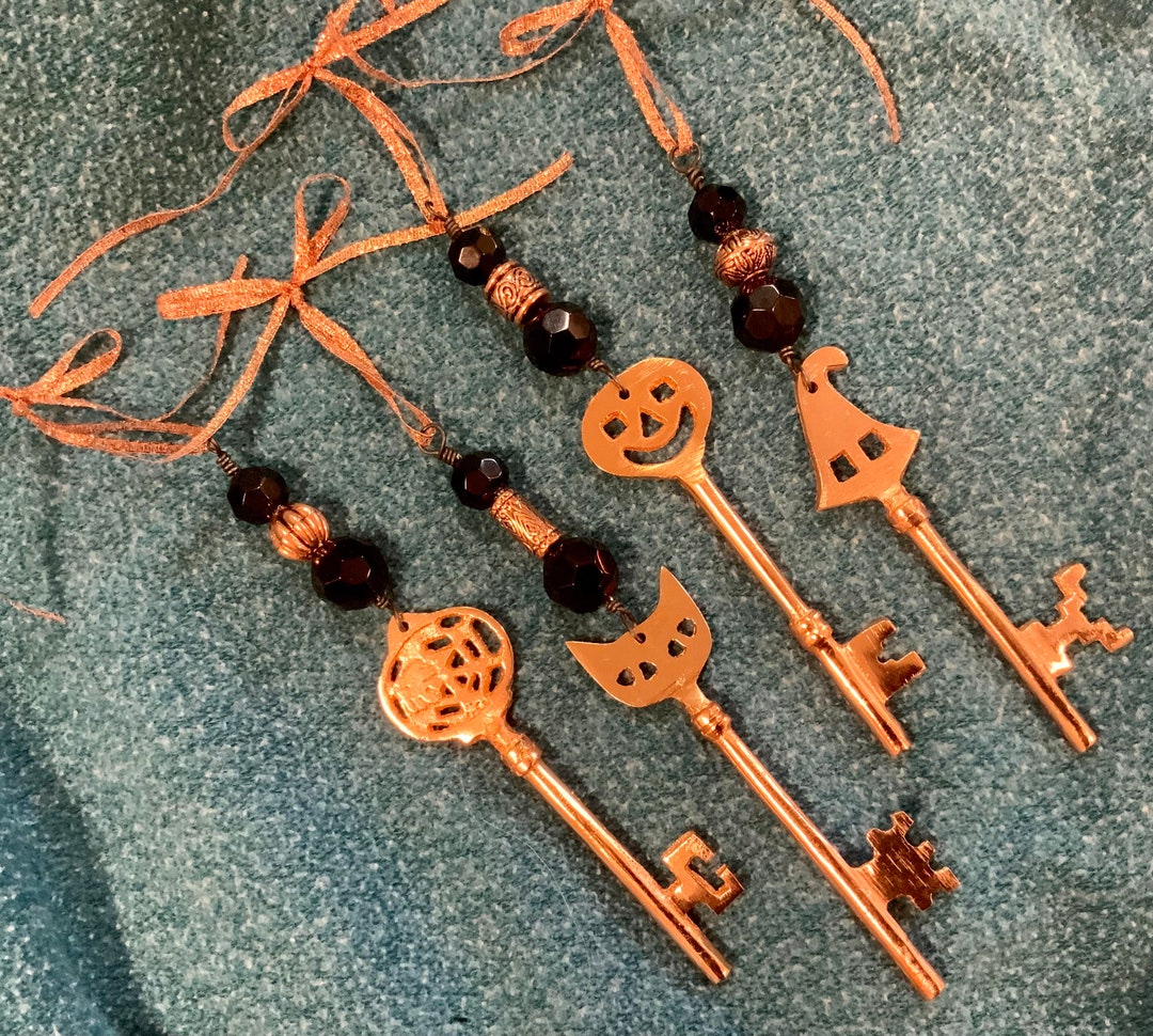 Halloween Key Ornament/copper Skeleton Key/beaded/cat-pumpkin-ghost ...