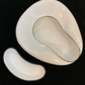Enamelware Hospital Bedpan & Medical Basin Spittoon Hospital Supply ...