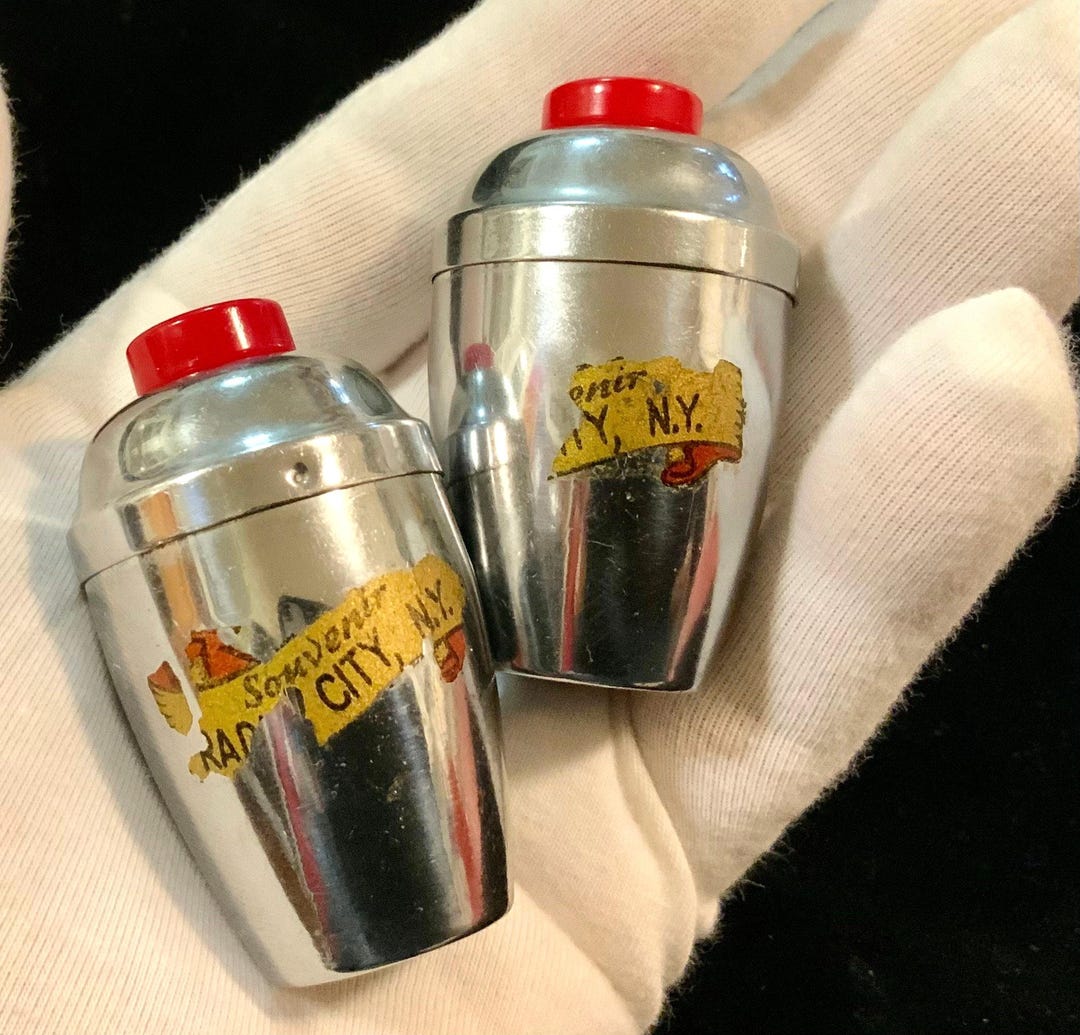 50s Cocktail Shaker Salt & Pepper Shaker Set/radio City New York ...