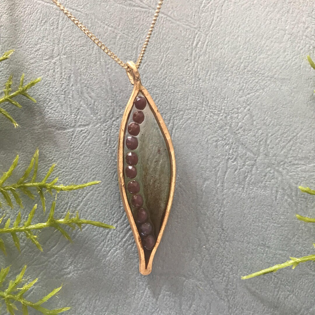 Handmade Jewelry Designs, Pendant Necklace, Leaf Shaped, Resin Jewelry ...