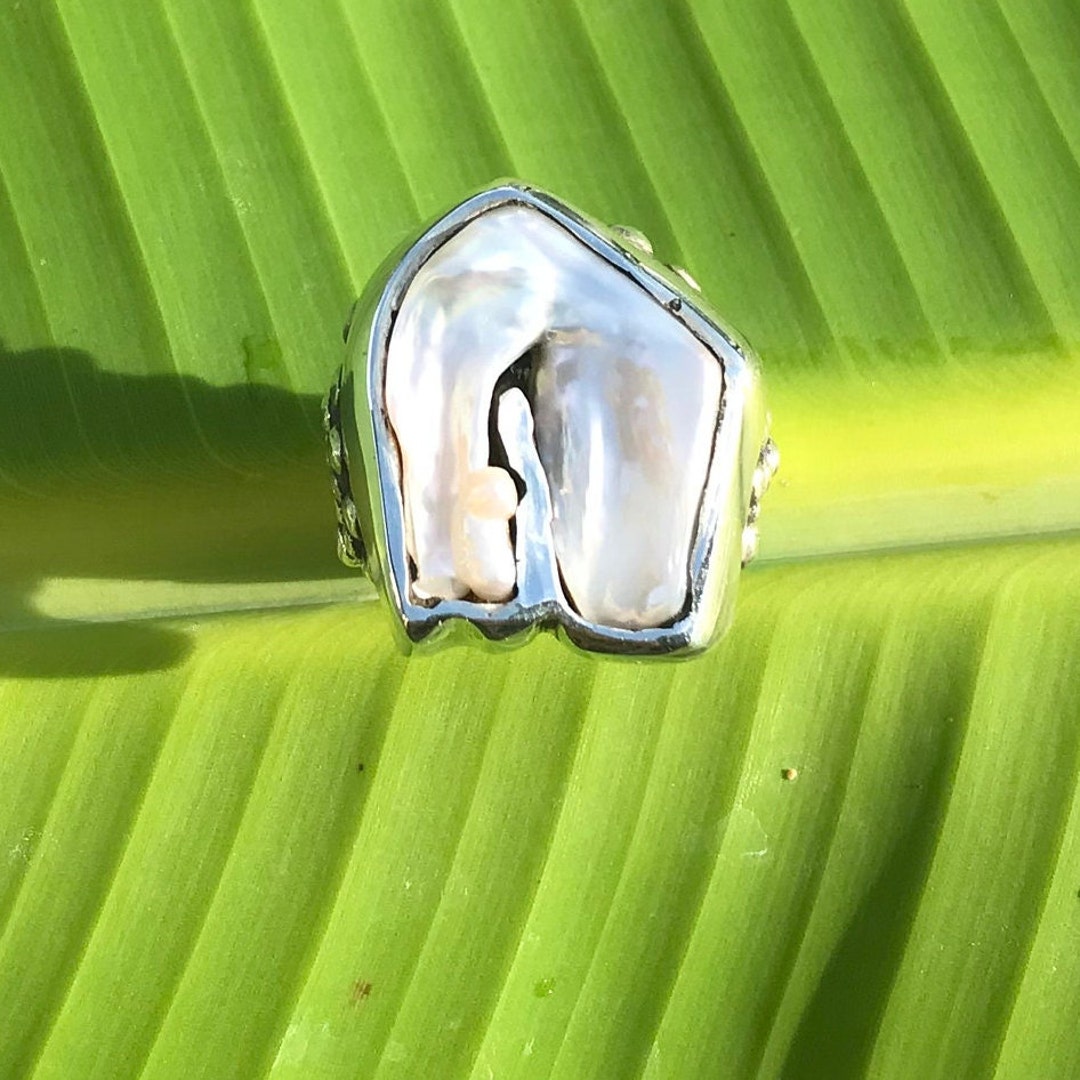 No730 Natural Tennessee River Pearl in a 950 Sterling Silver Ring Size ...