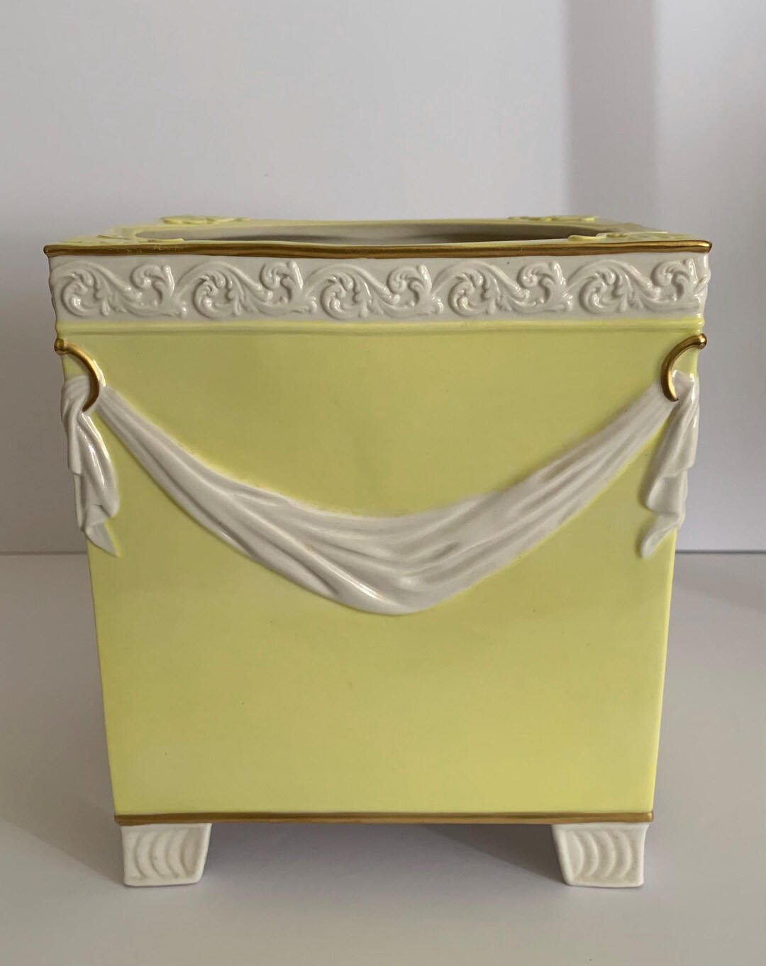 Mottahedeh Italy Porcelain Ceramic Square Footed Yellow Cache Pot ...