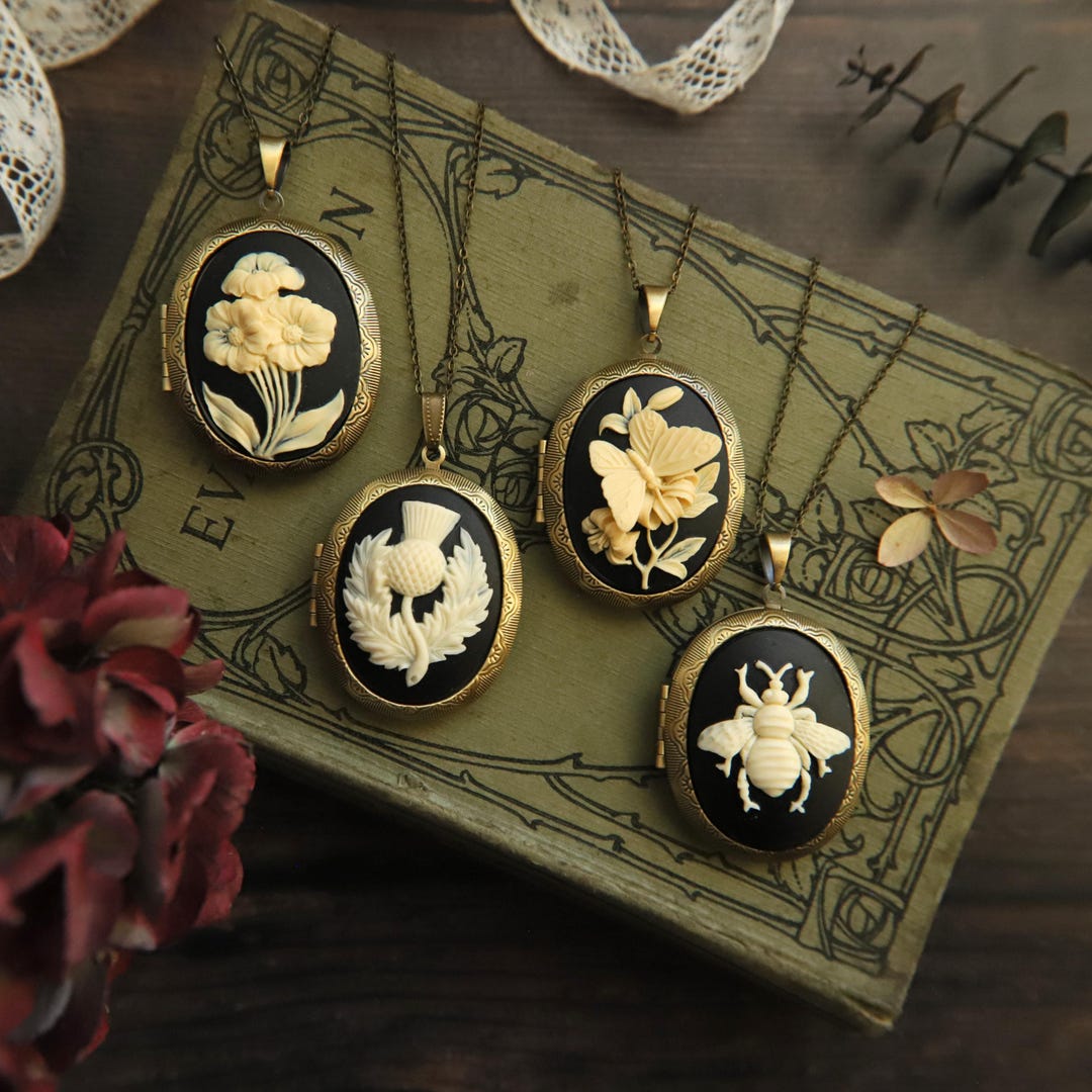 Cameo Locket Necklace : Large Locket Necklace, Vintage Style Locket ...