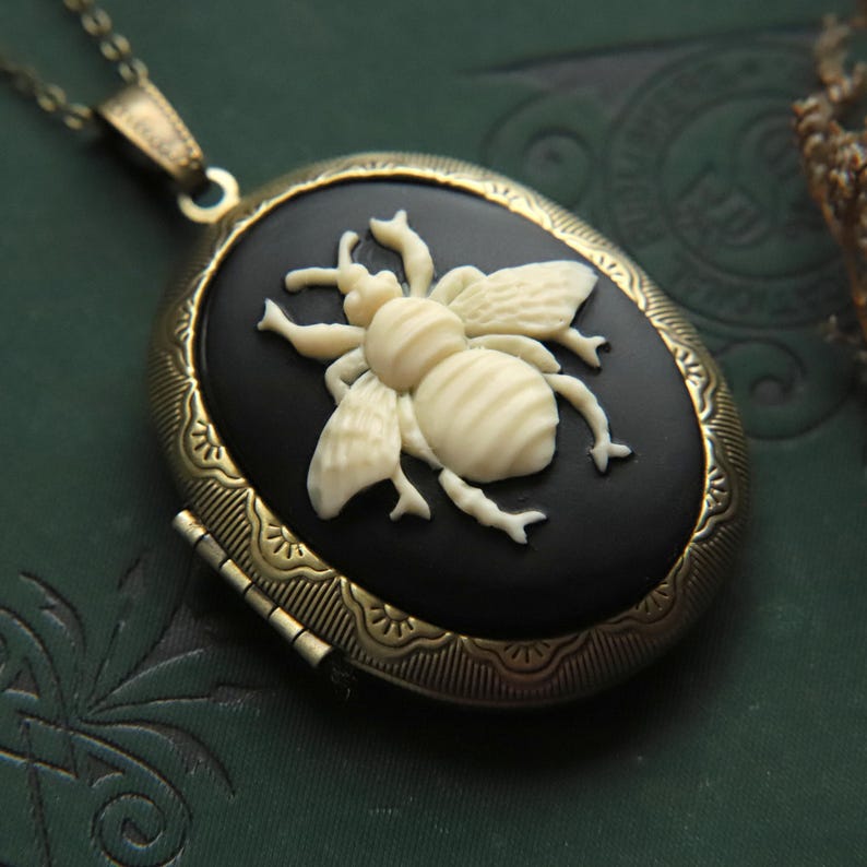Cameo Locket Necklace : Large Locket Necklace, Vintage Style Locket ...
