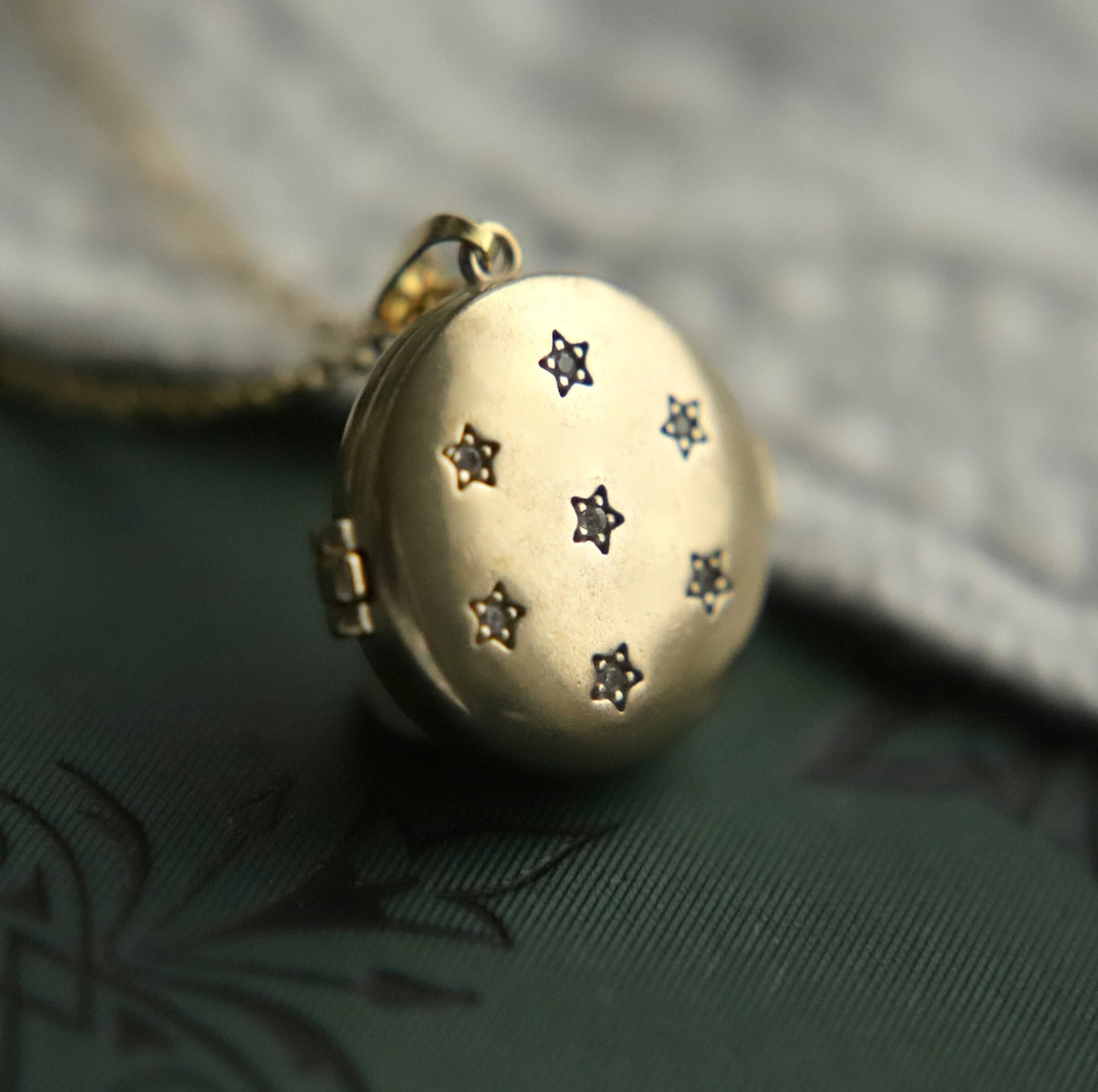 Locket Necklace Gold Medallion Star Locket With Zirconia Diamond Stars ...