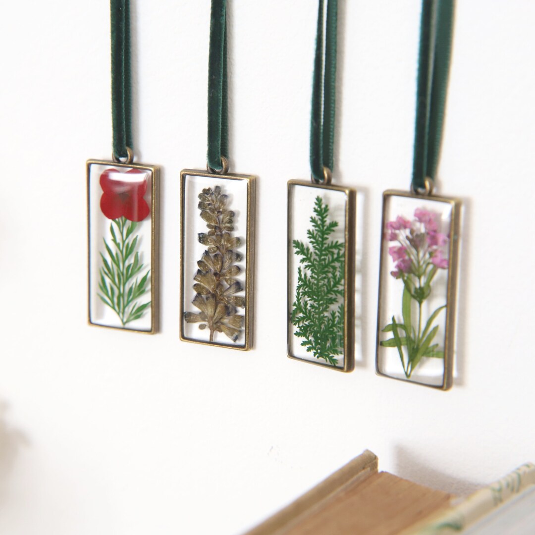 Pressed Flower Hanging Decorations: Resin Floral Decor With Velvet ...