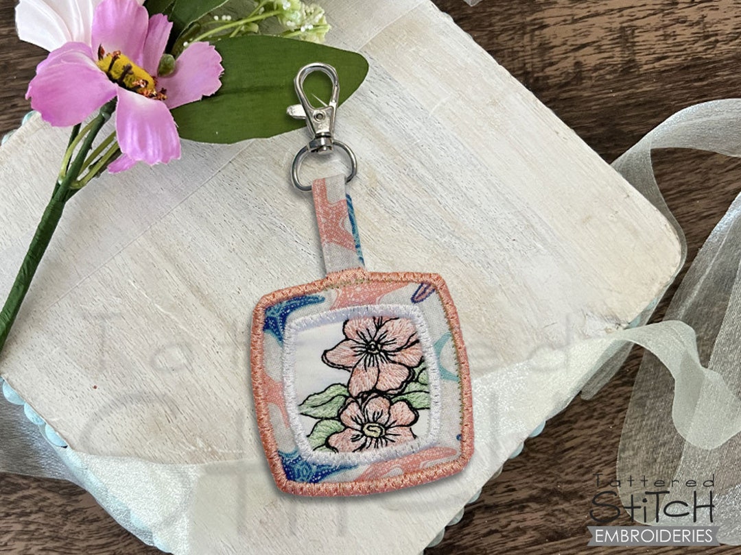 HIBISCUS SCRAPPY Keychain/charm - Sewing, Crafting, Embroidery, Gifting ...