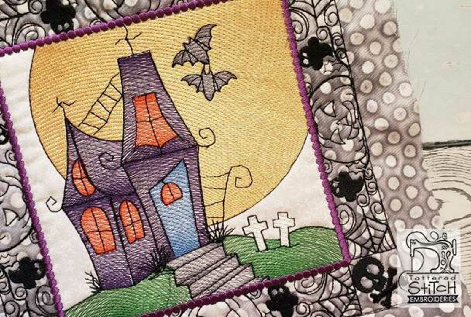HAUNTED HOUSE Quilt Block - HALLOWEEN - Fits a 5x5", 6x6", 7x7", 8x8 ...