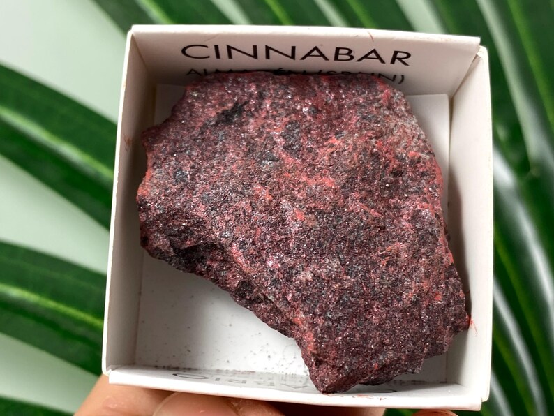 CINABRIZO: Almadén, España, piedra de cinabrio, cinabrio en bruto ...