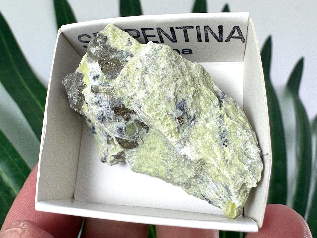 Serpentine Mineral :china ,crystal Mineral Collection,size Box 4 X 4 Cm ...