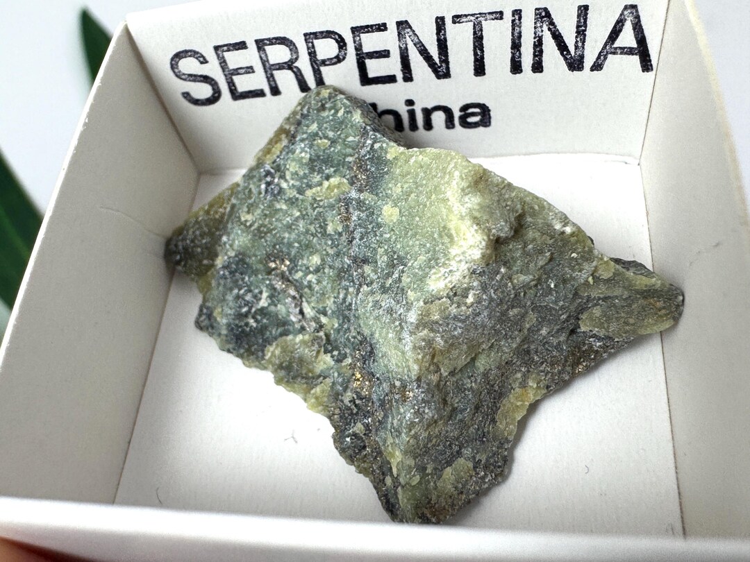 Serpentine Mineral :china ,crystal Mineral Collection,size Box 4 X 4 Cm ...