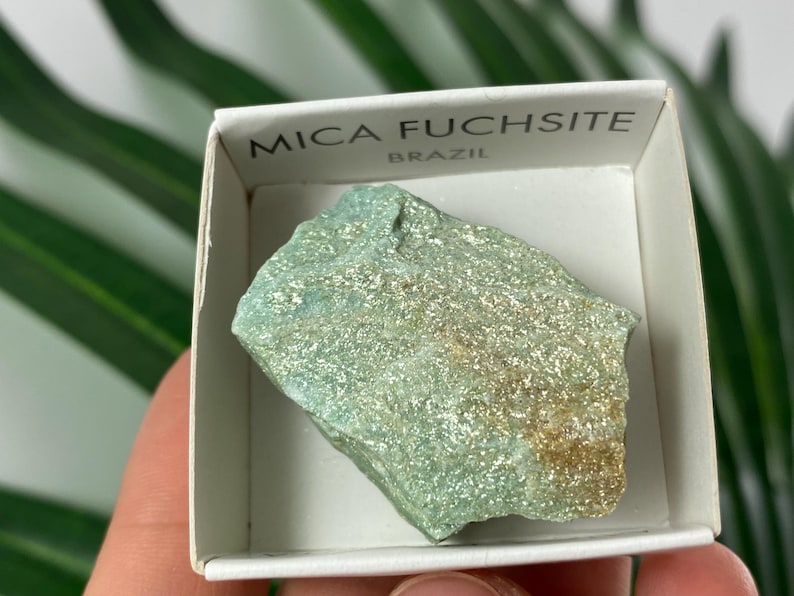 Mica Fuchsite (muscovite): Brazil,fuchsite,stone Mica,rocks Mica,size ...