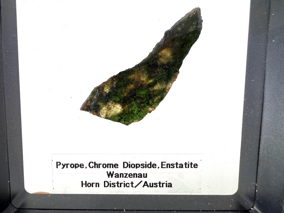 1pcs Pyrope,chrome Diopside,enstatite Wanzenau Horn District,austria ...