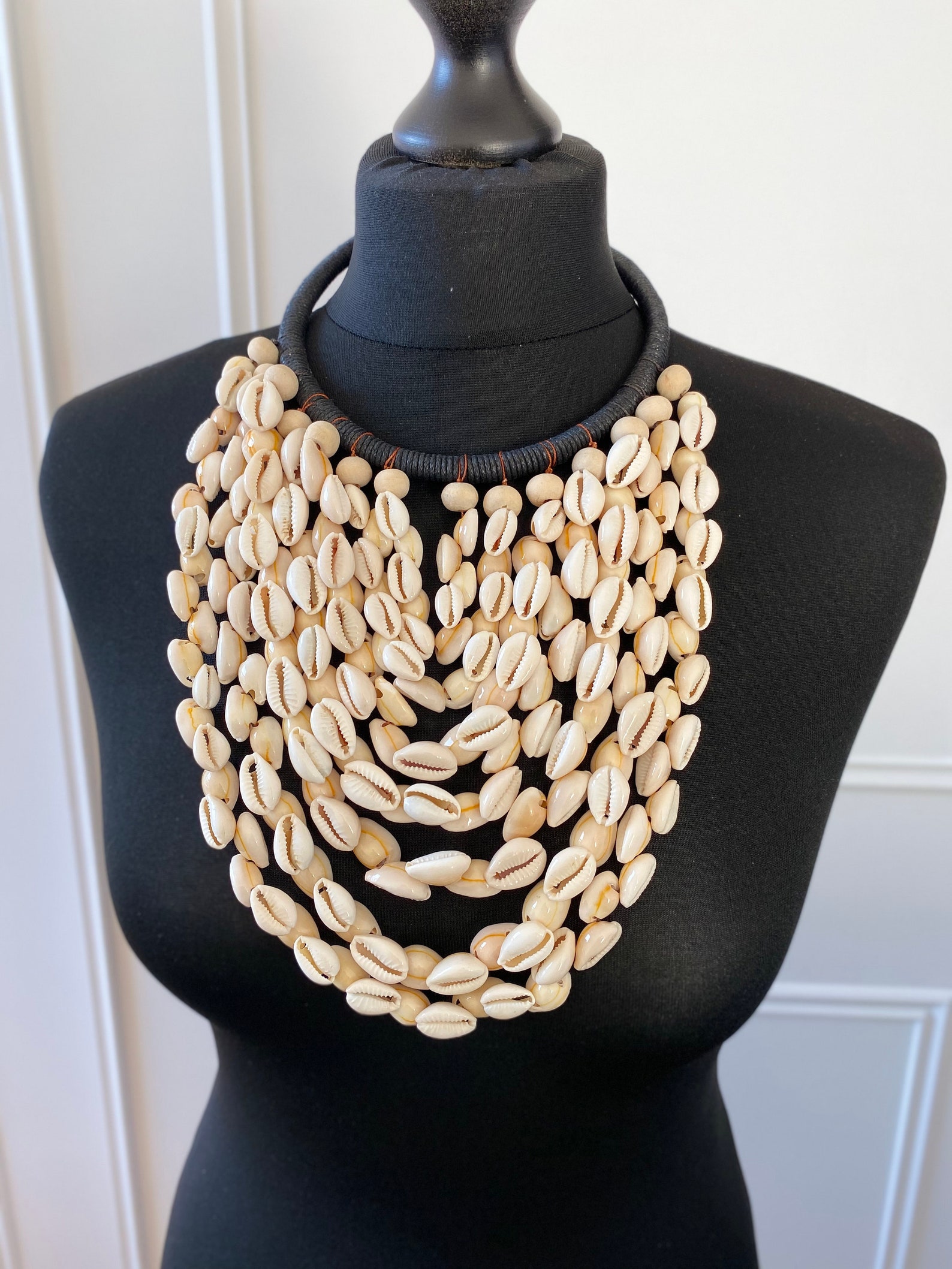 Dee Dee Shell Necklace Cowrie Shell Necklace Bib Necklace - Etsy UK