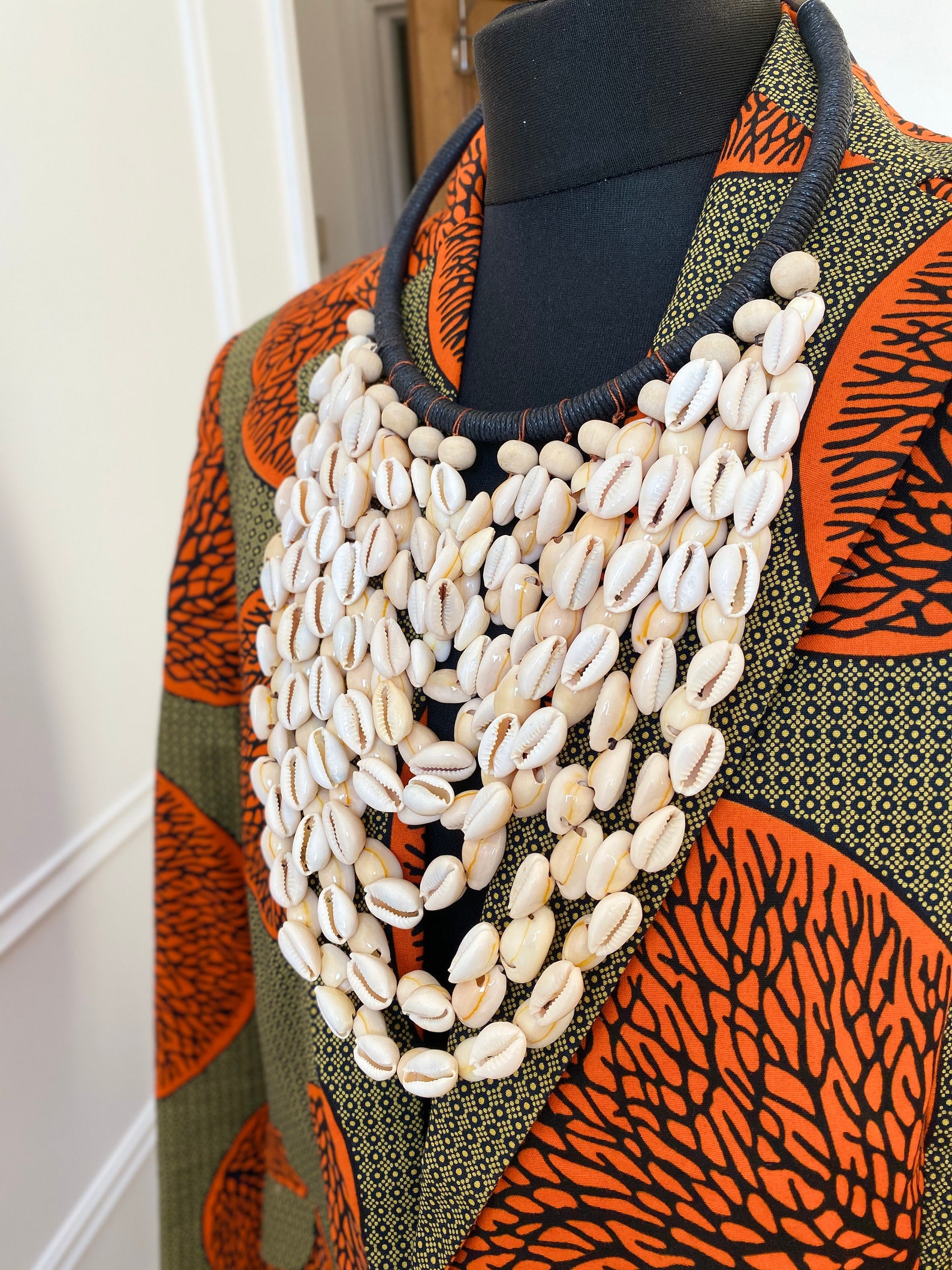 Dee Dee Shell Necklace Cowrie Shell Necklace Bib Necklace - Etsy UK