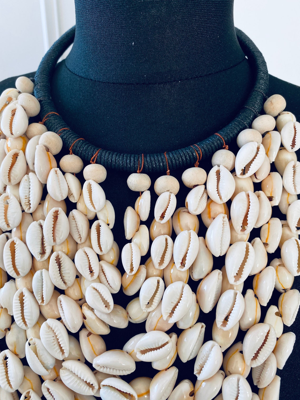Dee Dee Shell Necklace Cowrie Shell Necklace Bib Necklace - Etsy UK