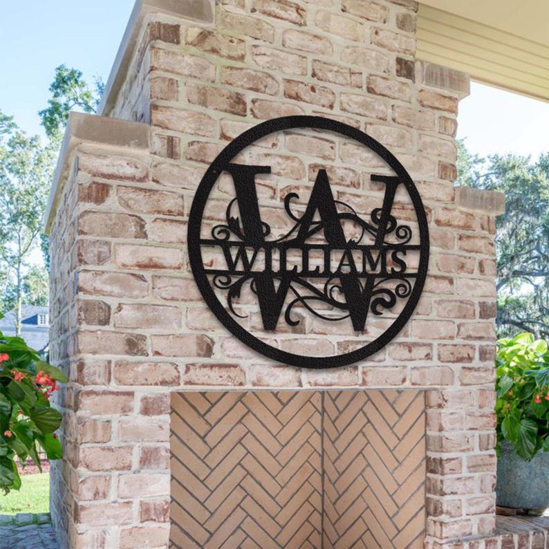 Round Personalized Metal Monogram Sign. Wedding Gift. Family Name Sign ...