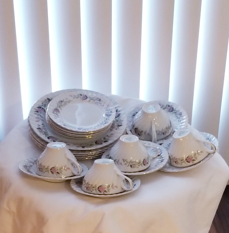 20 Pieces Dinnerset-dinnerware Set- by Creative Regency Rose-dishes ...