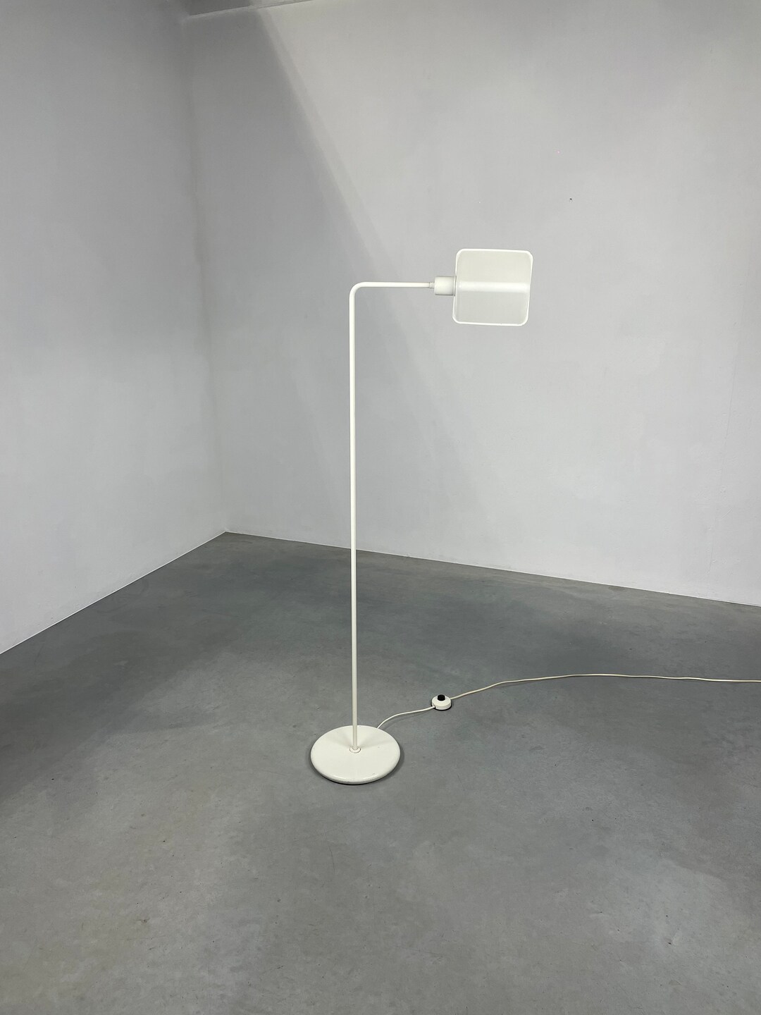 Vintage 70s Floor Lamp - White Metal Light - Modern Design Lighting - Etsy
