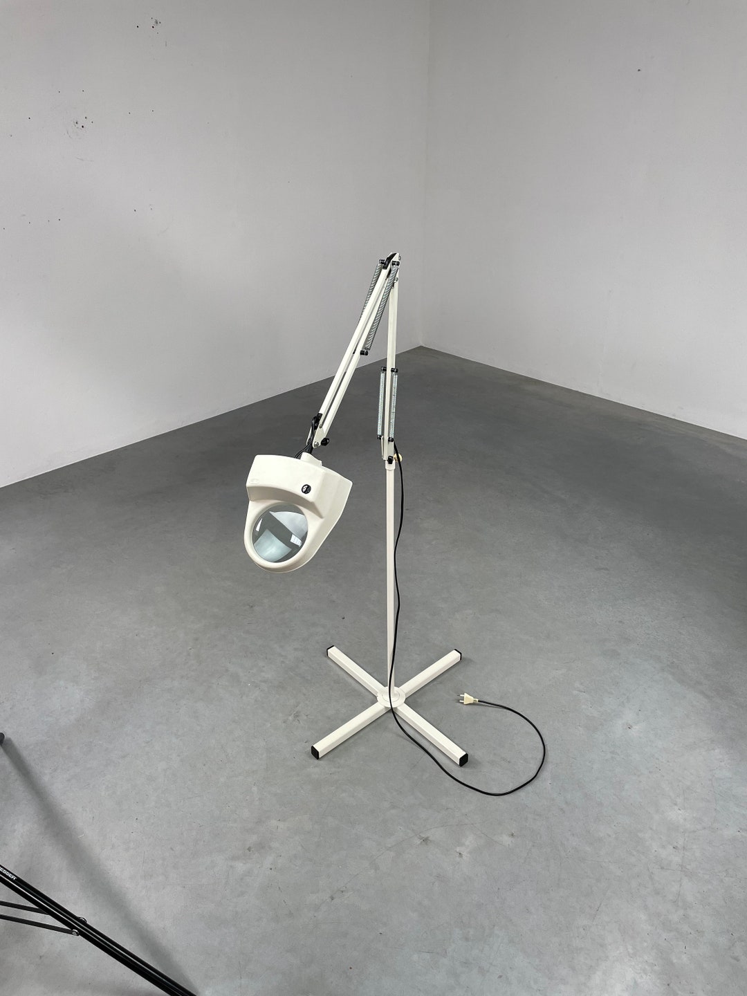 Vintage Magnifying Lamp Luxo LM2 - 1970s Architect Industrial Swing Arm ...