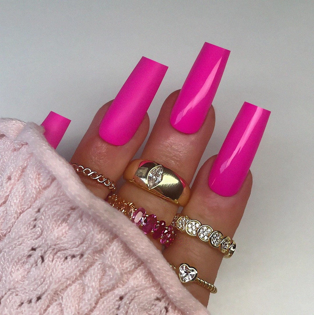 Fave Texts • Custom Press-on Nails by Nailzsy • Nail Artist • Hand ...
