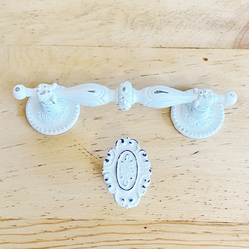 White Shabby Chic Drawer Pulls/cabinet Pulls/ Shabby Chic - Etsy