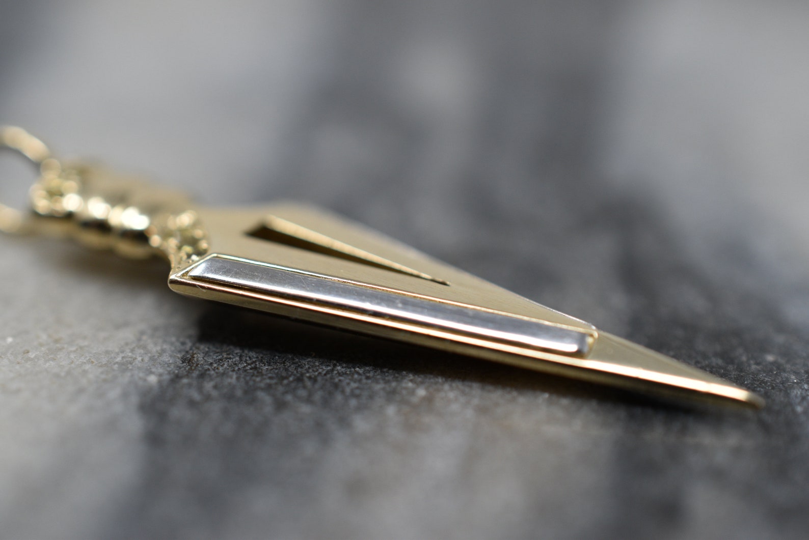 Modern Arrowhead Pendant 10k/14k/18k White, Yellow, Rose, Green Gold ...