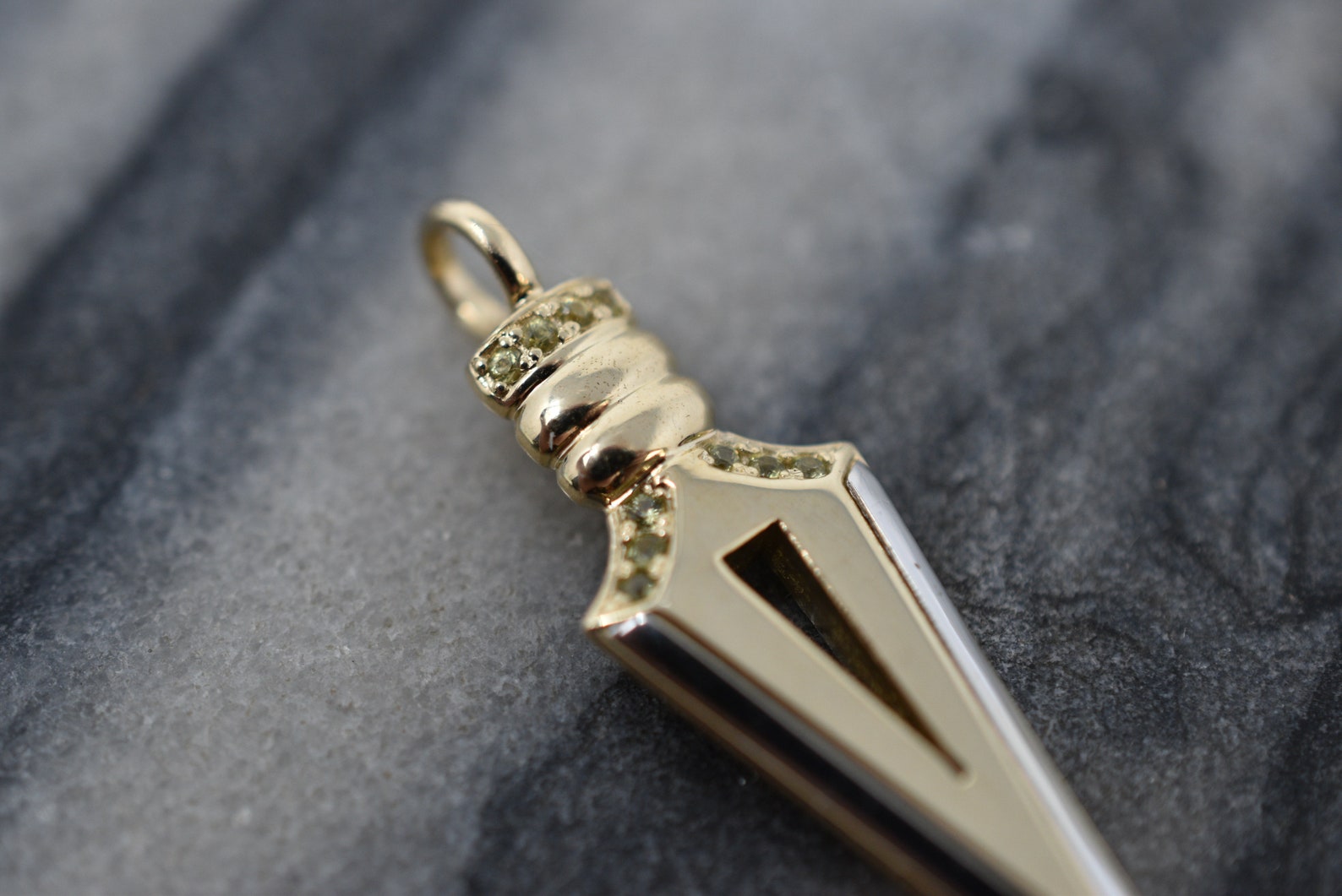 Modern Arrowhead Pendant 10k/14k/18k White, Yellow, Rose, Green Gold ...