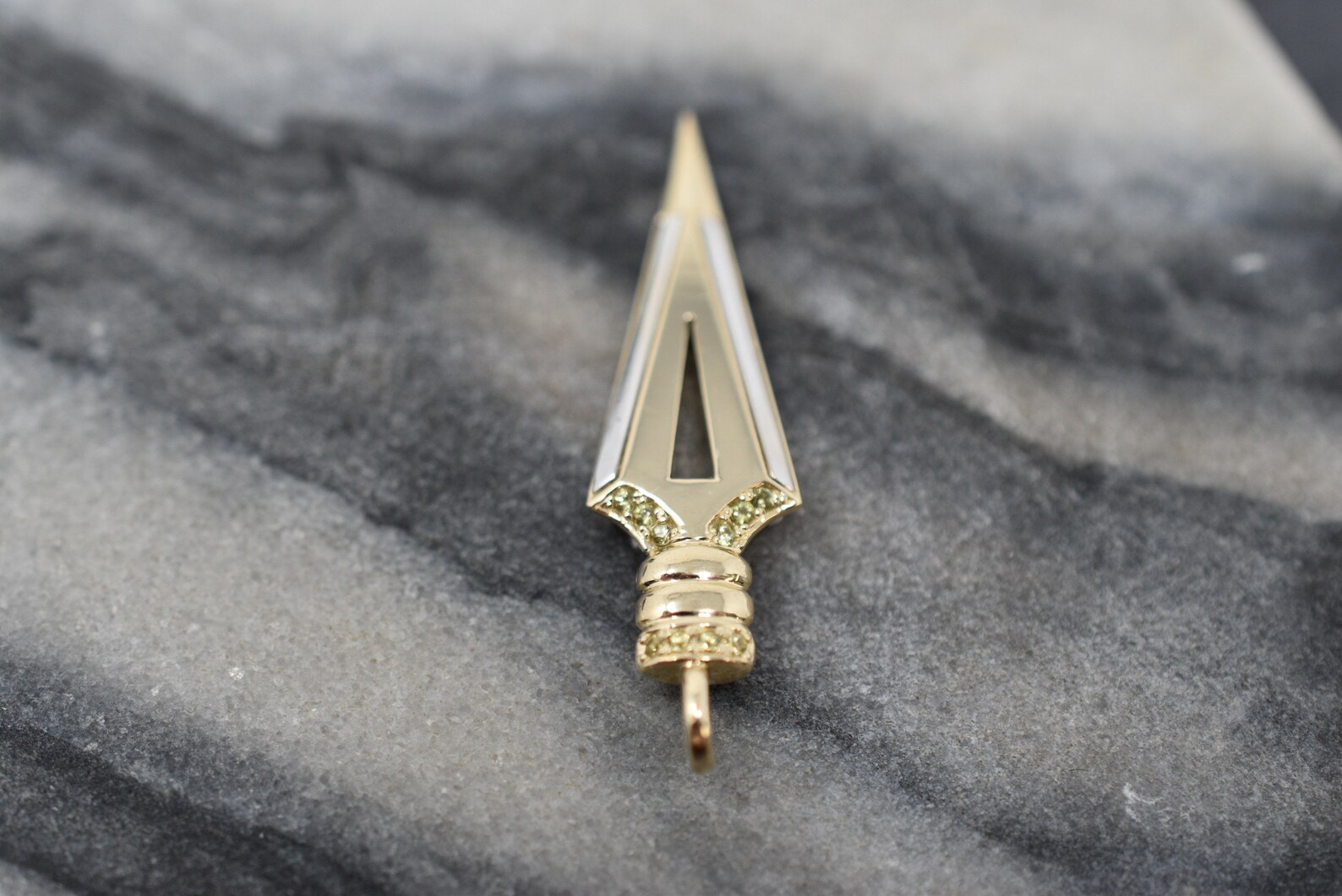 Modern Arrowhead Pendant 10k/14k/18k White, Yellow, Rose, Green Gold ...