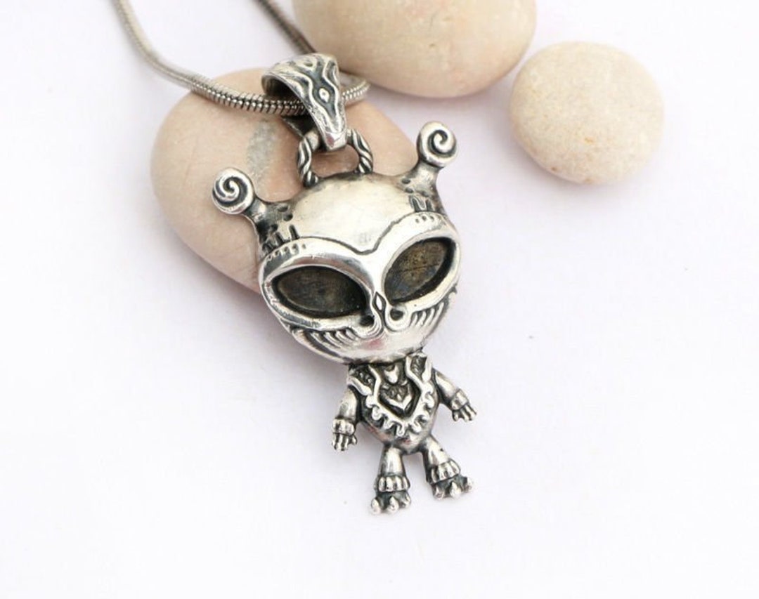 Kang Alien Pendant *10k/14k/18k White, Yellow, Rose, Green Gold, Gold ...