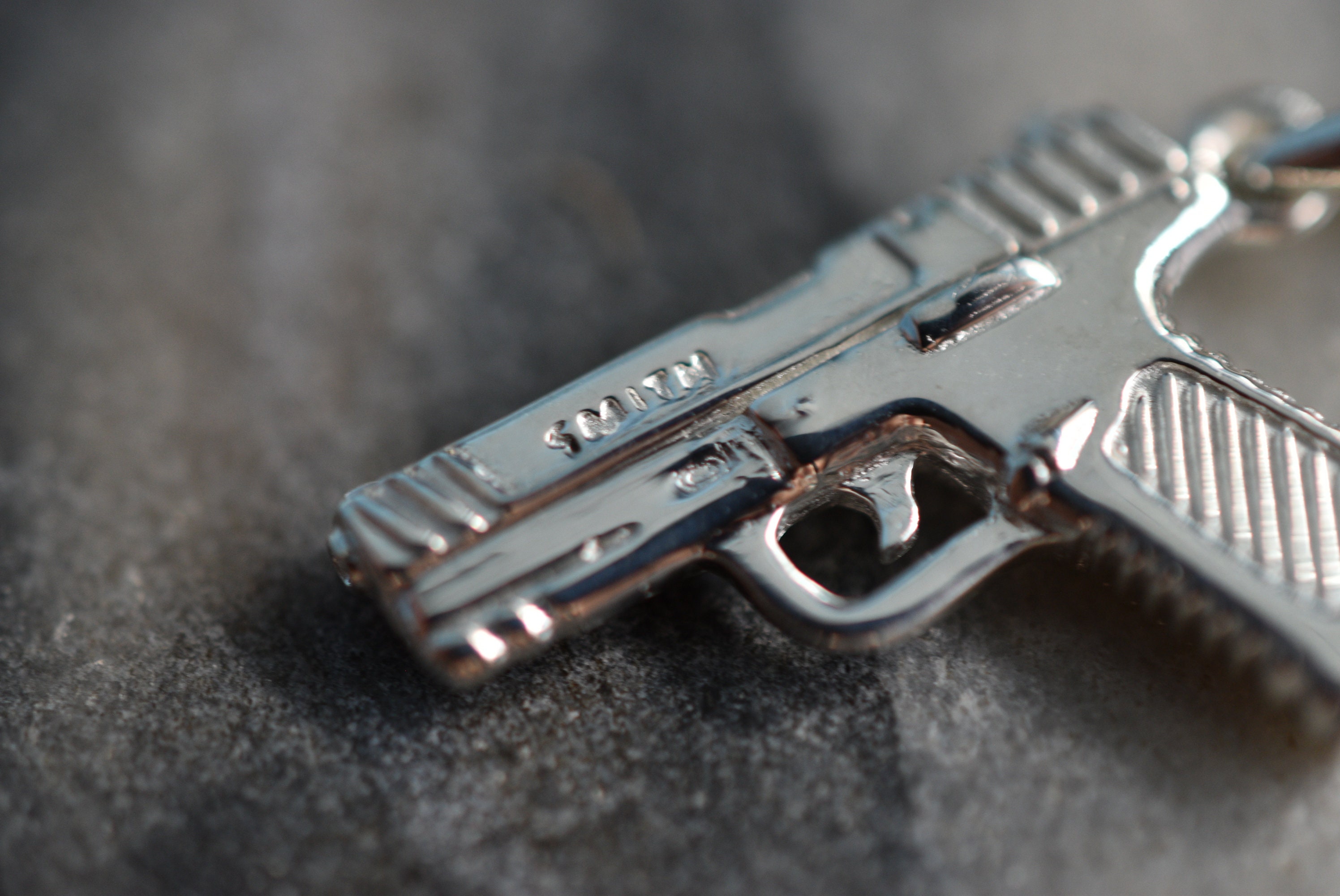Smith and Wesson Handgun Pendant *10k/14k/18k White, Yellow, Rose Green ...