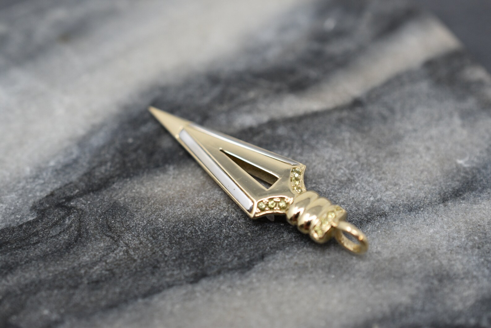 Modern Arrowhead Pendant 10k/14k/18k White, Yellow, Rose, Green Gold ...