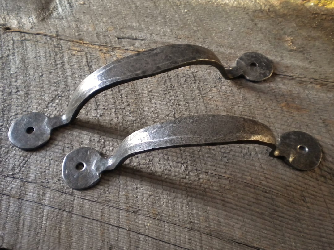 Colonial Handle // Drawer Pull // Door Pull - Etsy