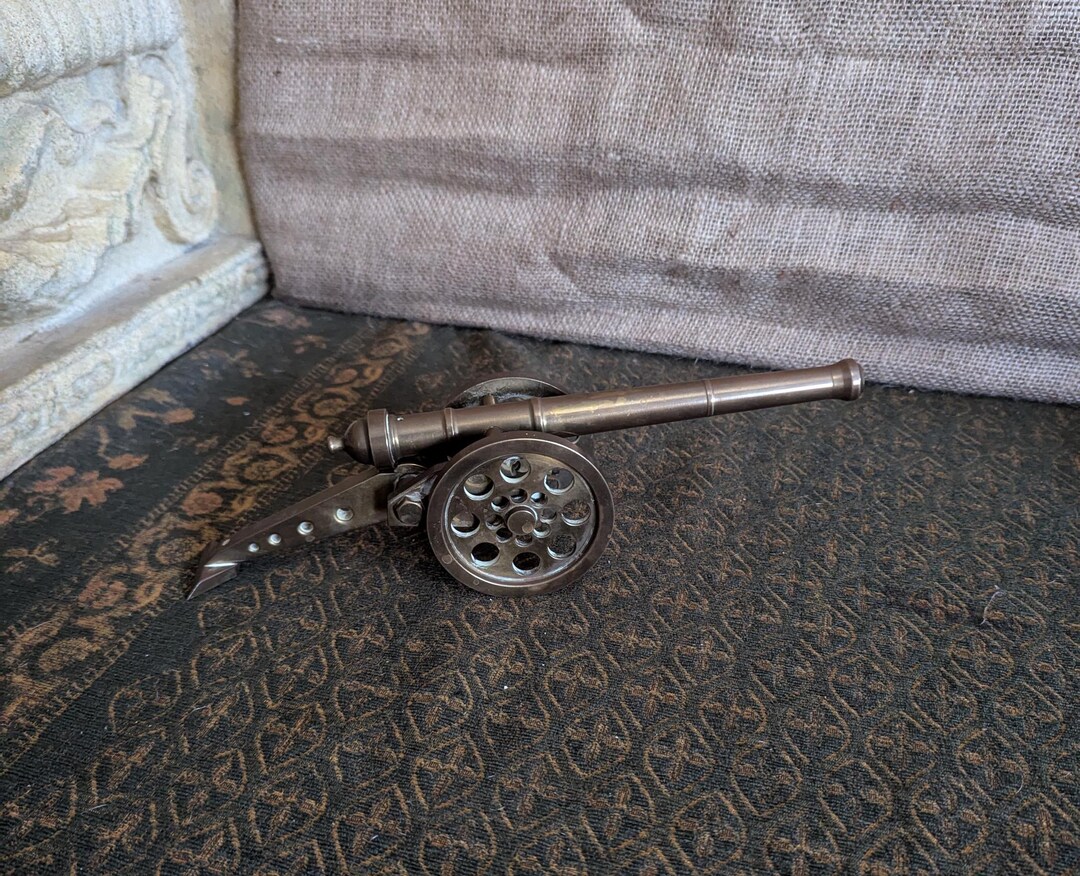 Fine Quality Detailed Vintage Engineered and Machined Brass Desk Cannon ...