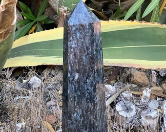 Large Arfvedsonite Tower - Etsy