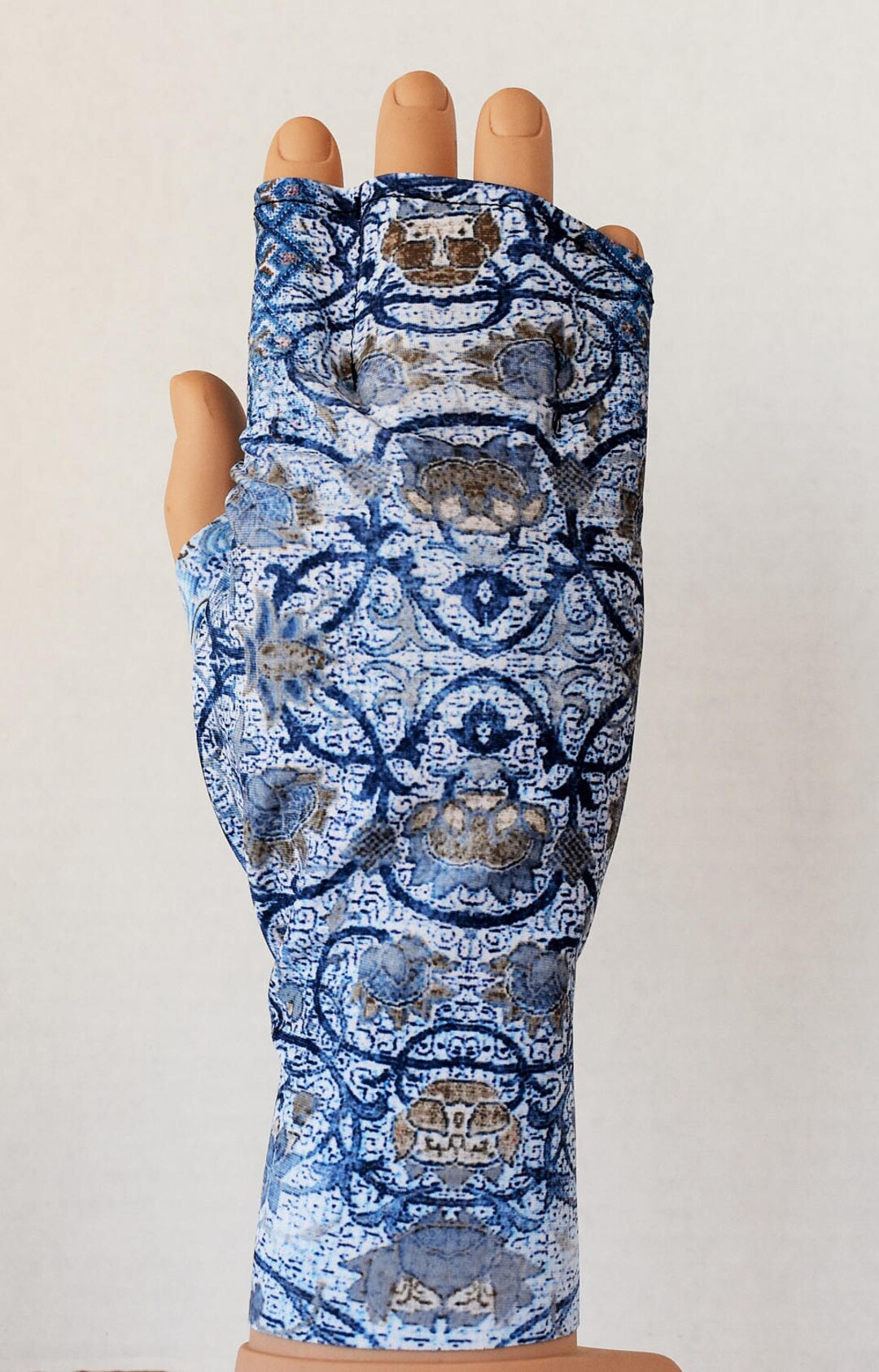 Hand Shade UPF50 Sun Protection, Assorted Colors - Etsy