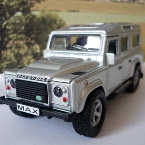 PERSONALISED PLATE Gift Green or Silver Land Rover Defender Licensed ...