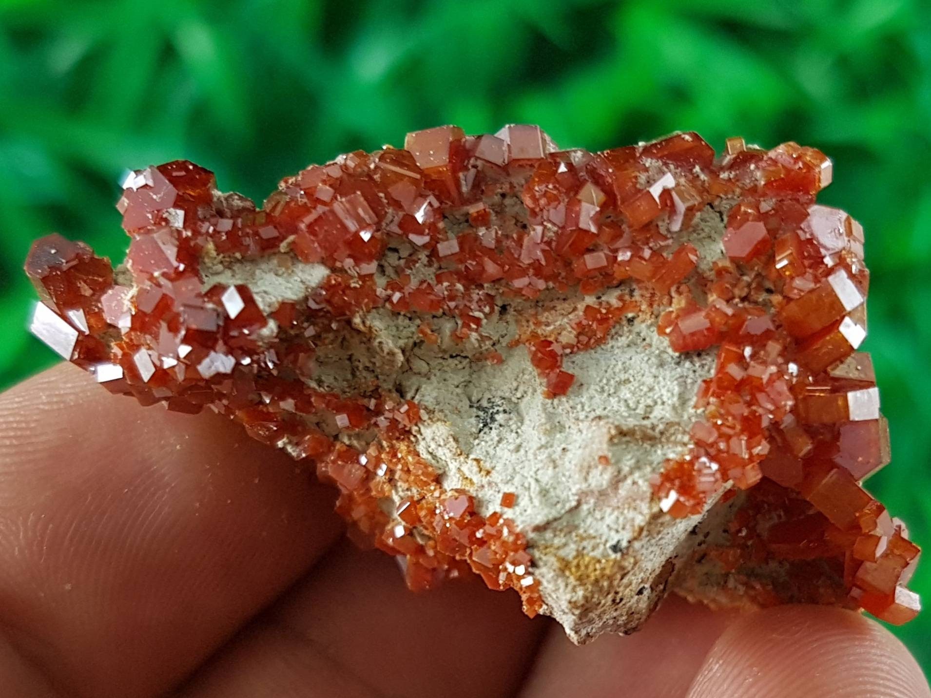 Increíble vanadita en matriz de Marruecos cristal mineral | Etsy