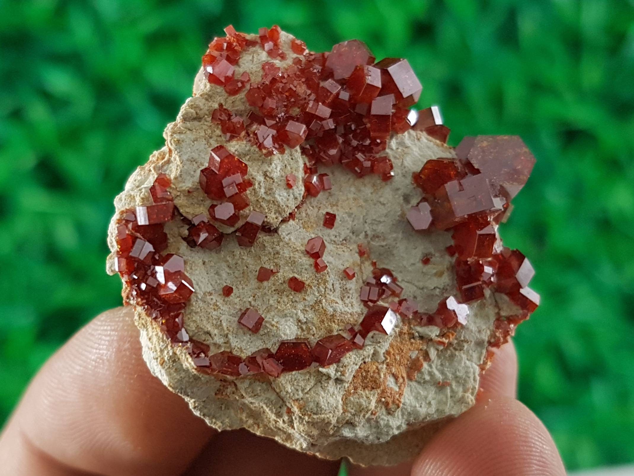 Increíble vanadita en matriz de Marruecos cristal mineral | Etsy