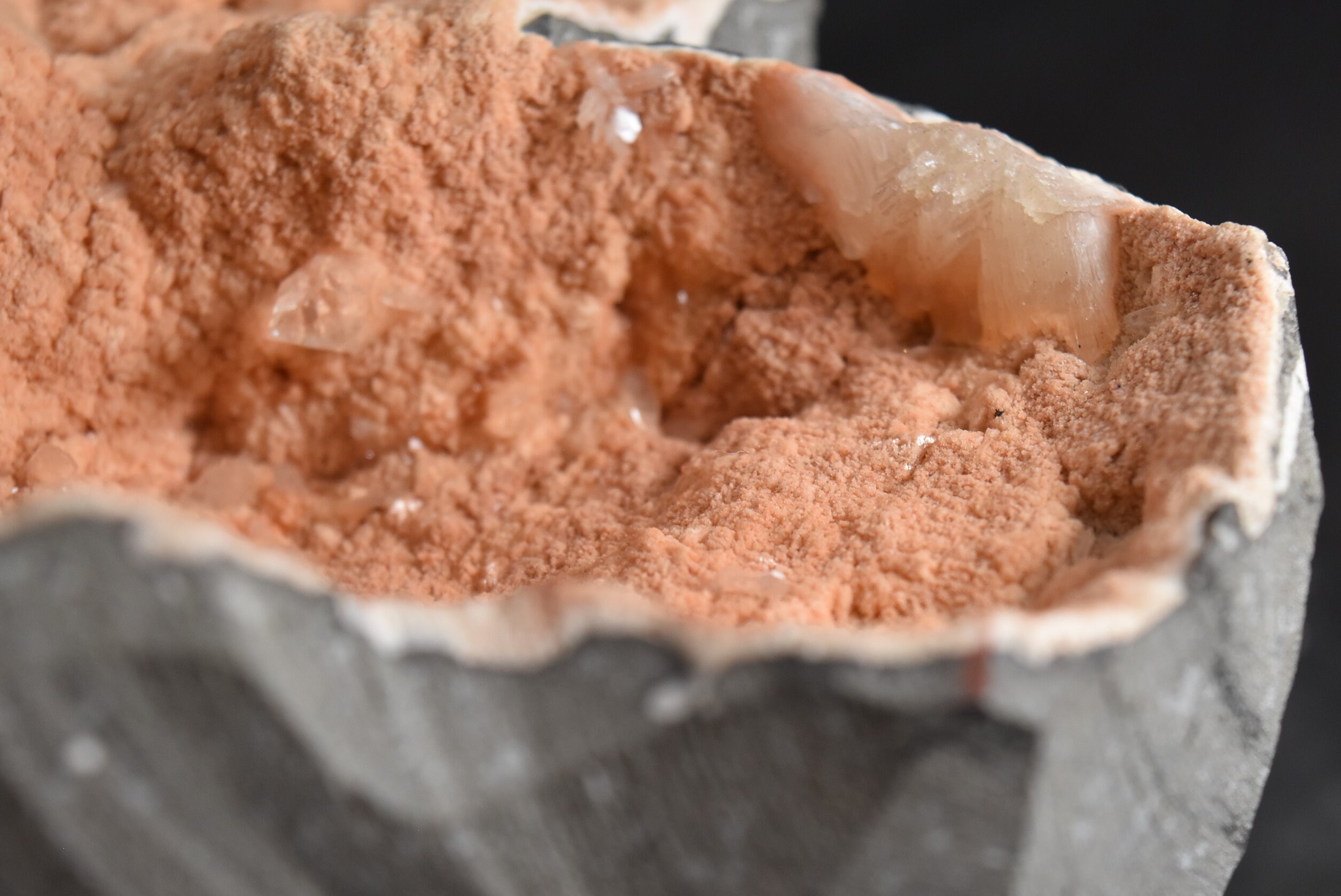 Espectacular geoda de calcedonia roja con apofilita y - Etsy España