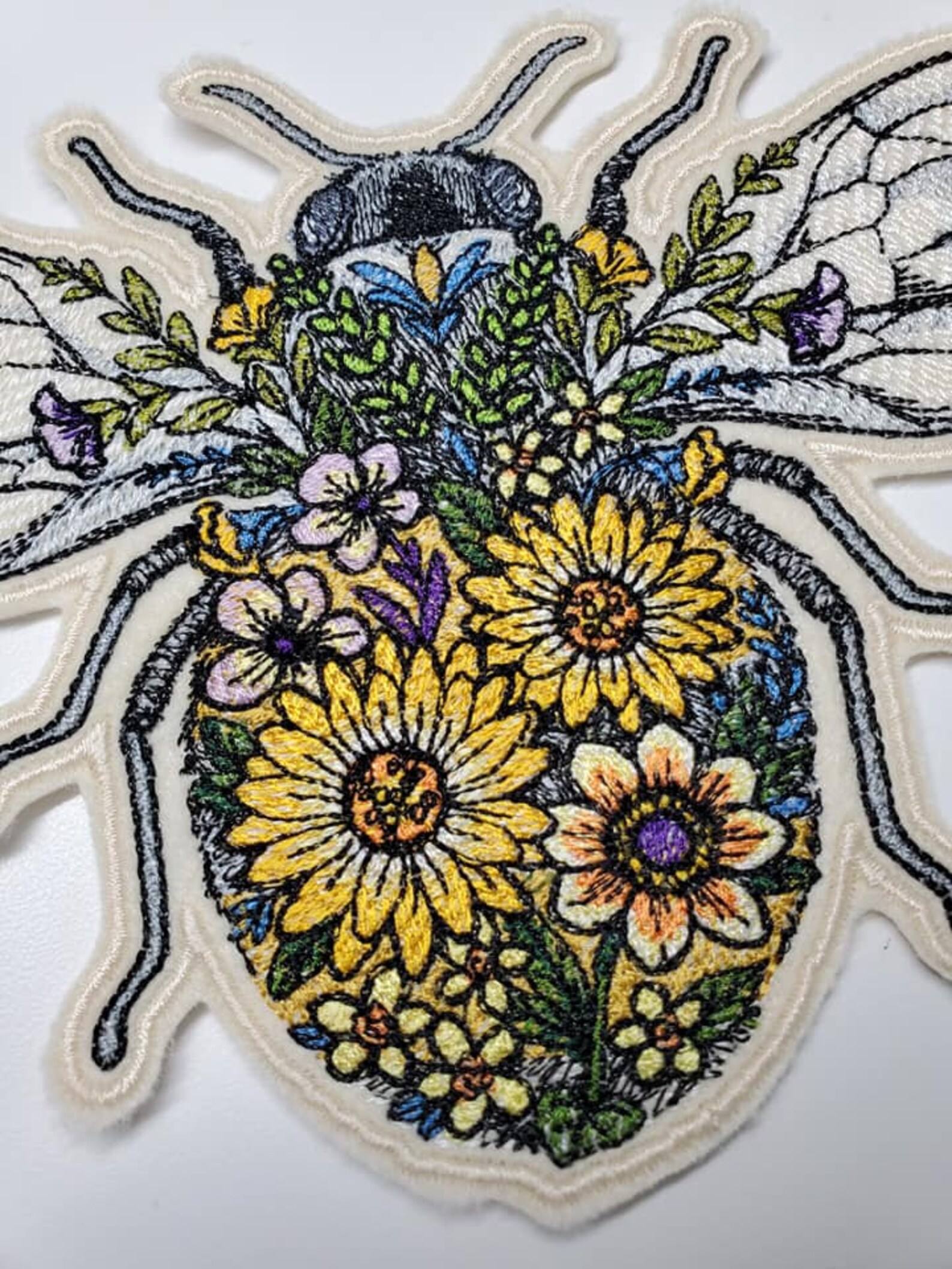 Floral Bee Embroidered Patch Bee Patches Bee Embroidery - Etsy